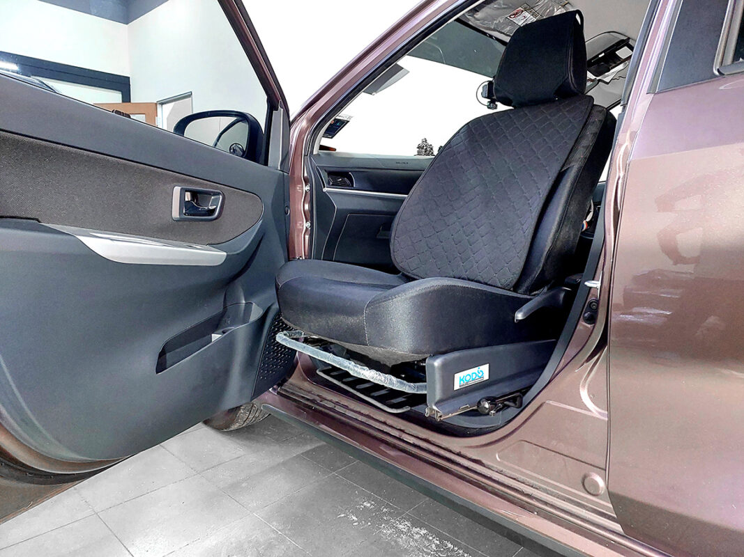 Welcab Manual Turning Seat - Kodo Mobility Solutions