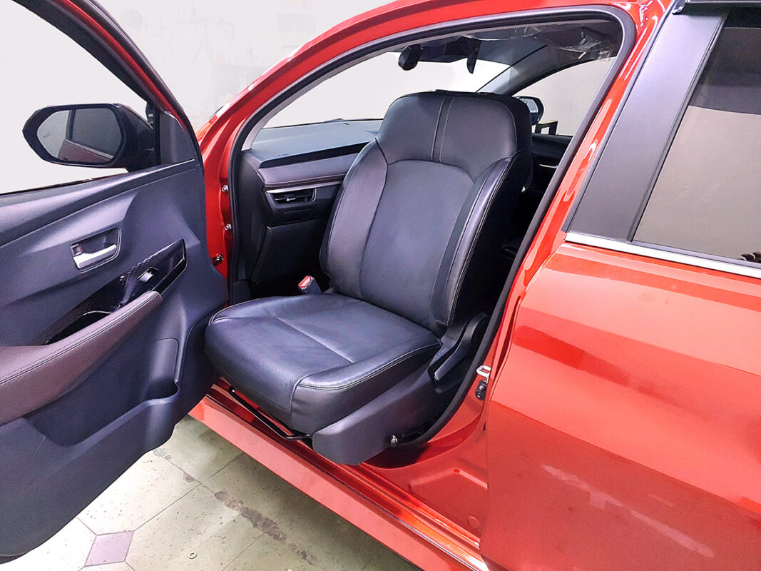 Welcab Manual Turning Seat - Kodo Mobility Solutions