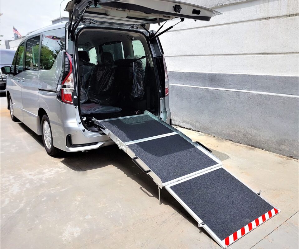 Car Wheelchair Hoist Malaysia | Wheelchair Lifts for Car
